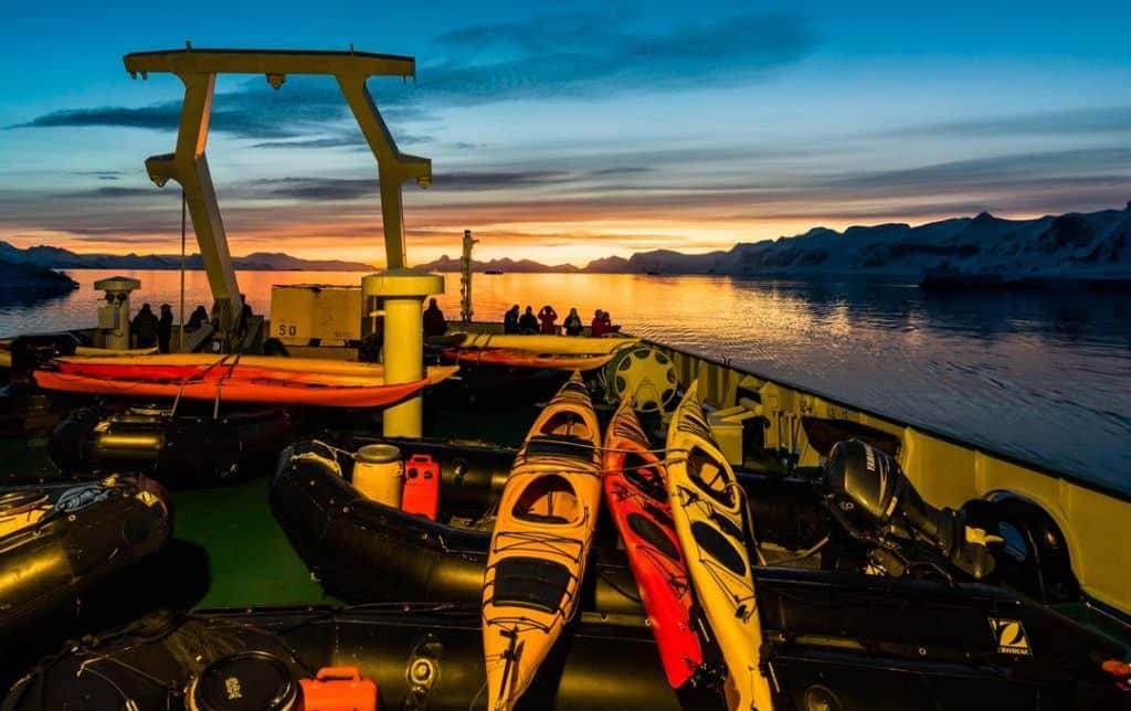 Sea Kayaking in Antarctica - The Ultimate Guide [2026]