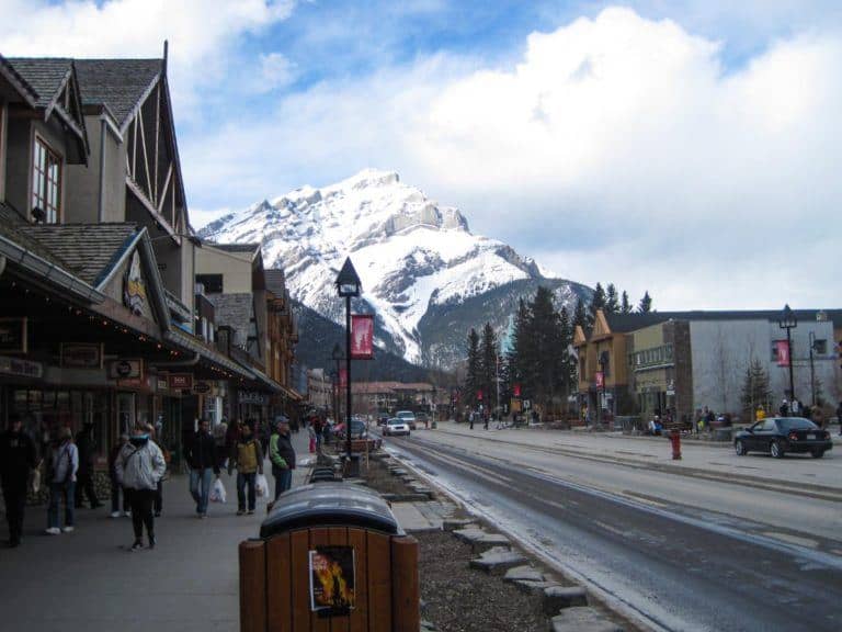 The PERFECT Banff Itinerary You Can't Miss (2025 Guide)